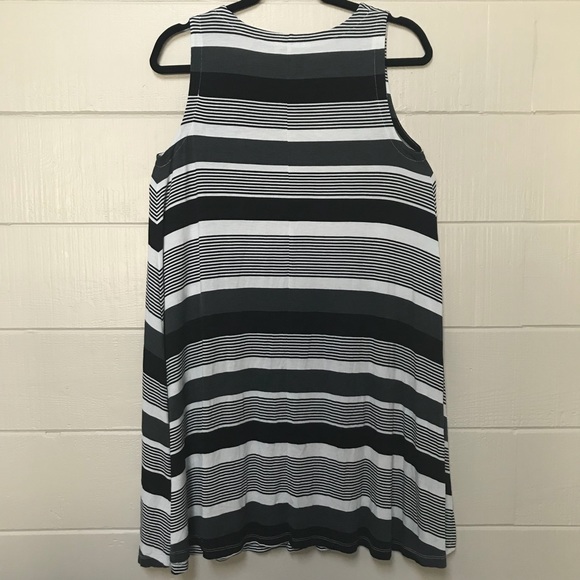LOFT | Dresses | Loft Black White Stripped Shift Dress M | Poshmark